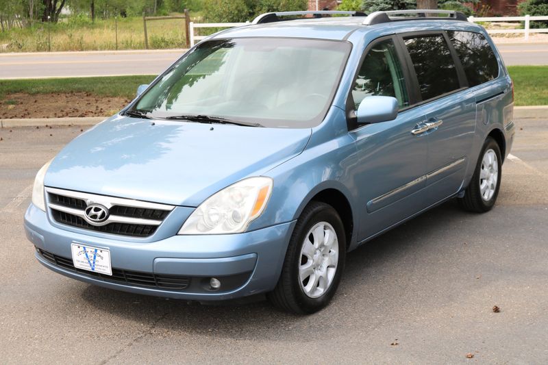 2007 Hyundai Entourage Photos