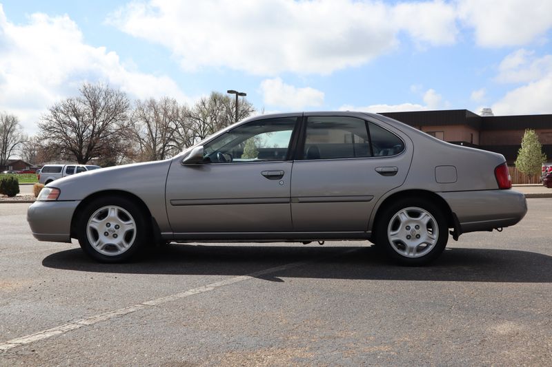 2000 Nissan Altima Photos