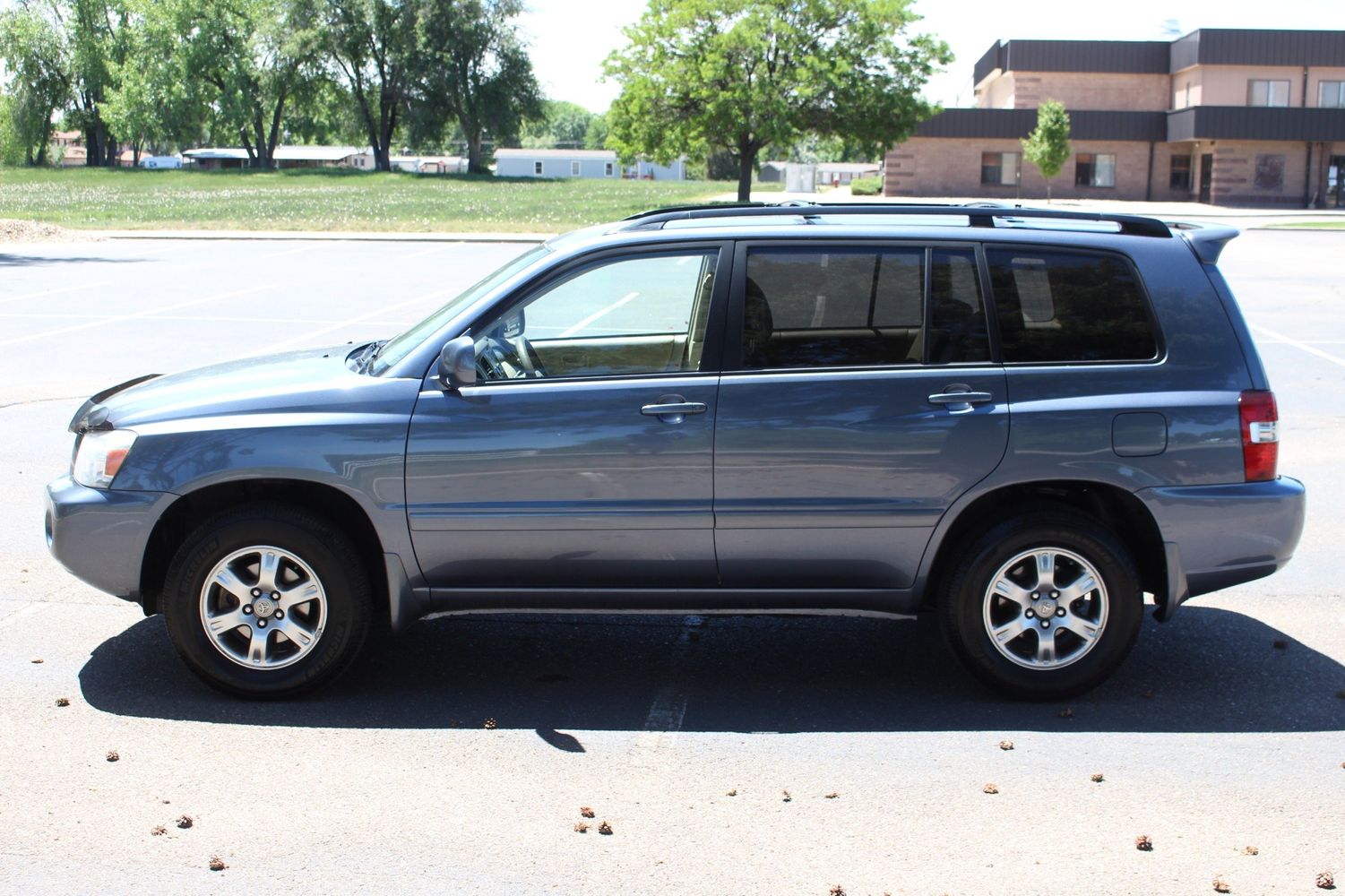 2005 Toyota Highlander Limited | Victory Motors of Colorado