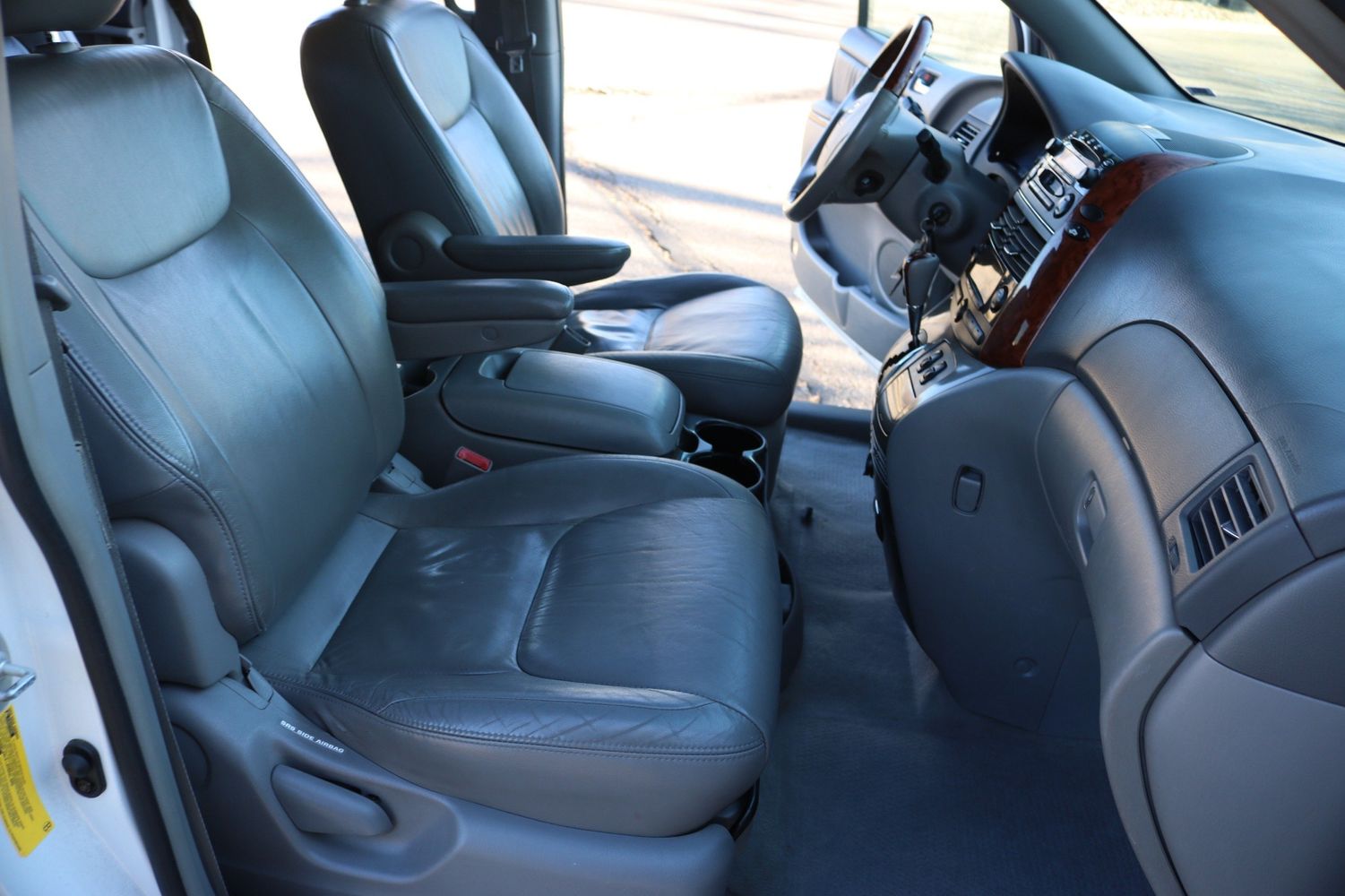 2004 Toyota Sienna XLE Limited 7 Passenger | Victory Motors of Colorado
