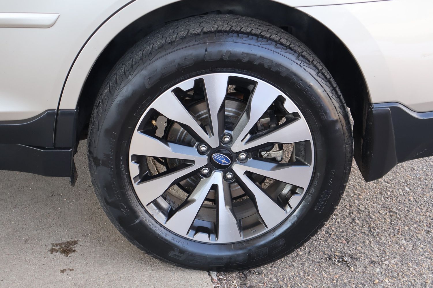 2016 Subaru Outback 2.5i Limited | Victory Motors of Colorado