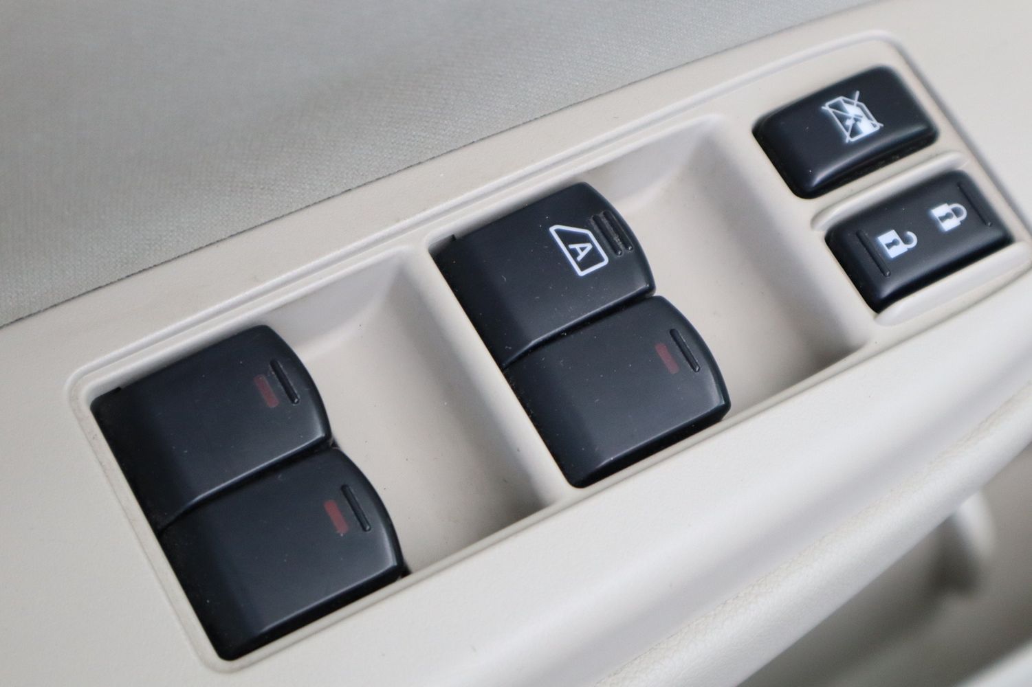 2011 Subaru Outback 2.5i Premium | Victory Motors of Colorado