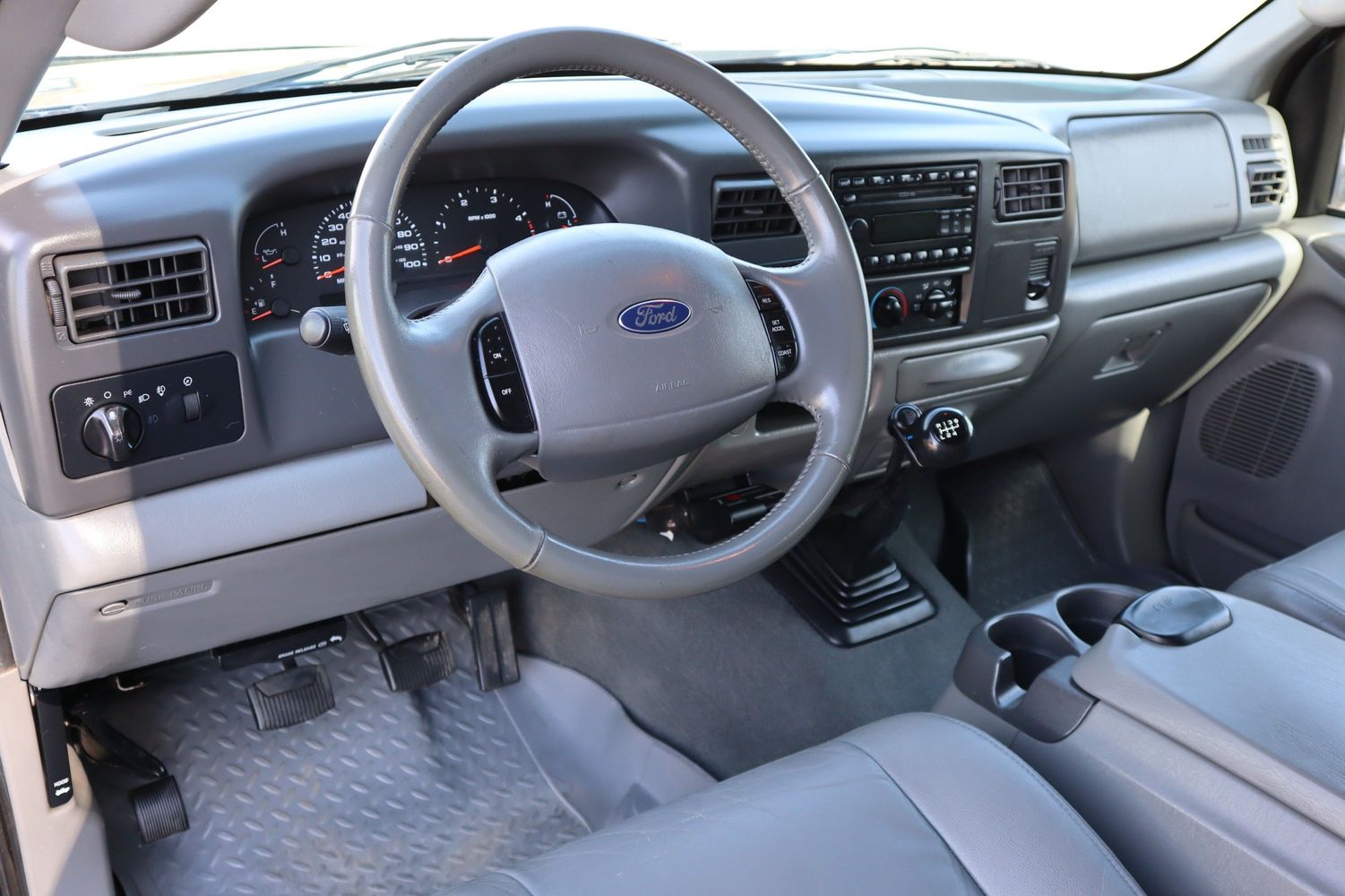 2004 Ford F-350 Super Duty Lariat | Victory Motors of Colorado