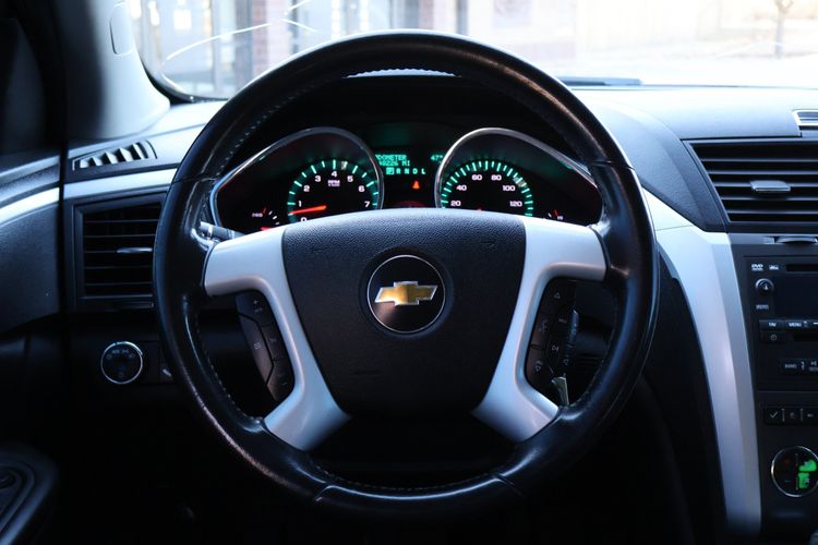 2011 Chevrolet Traverse LT | Victory Motors of Colorado