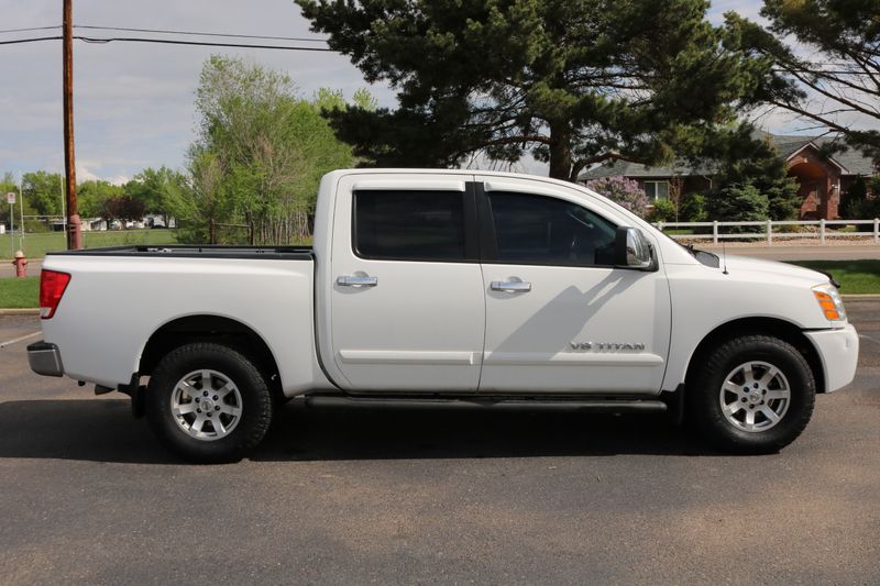 2005 Nissan Titan Photos