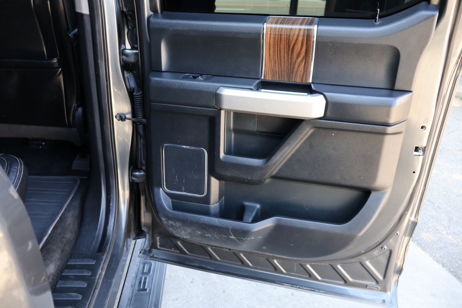 2015 Ford F-150 Lariat | Victory Motors of Colorado