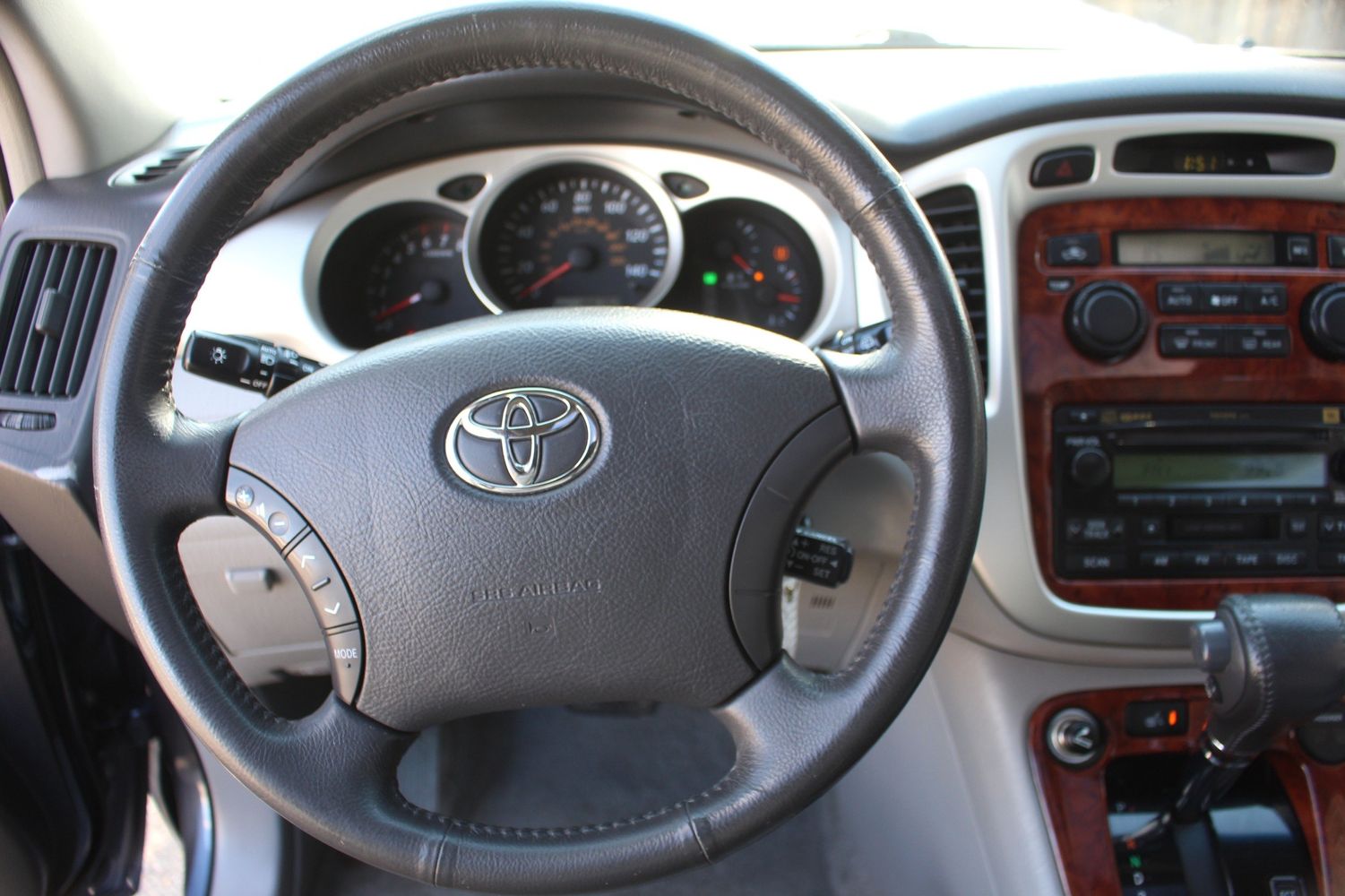 2004 Toyota Highlander Limited | Victory Motors of Colorado