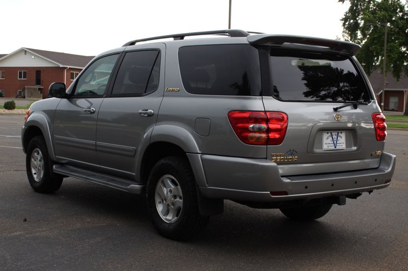 2002 Toyota Sequoia Photos
