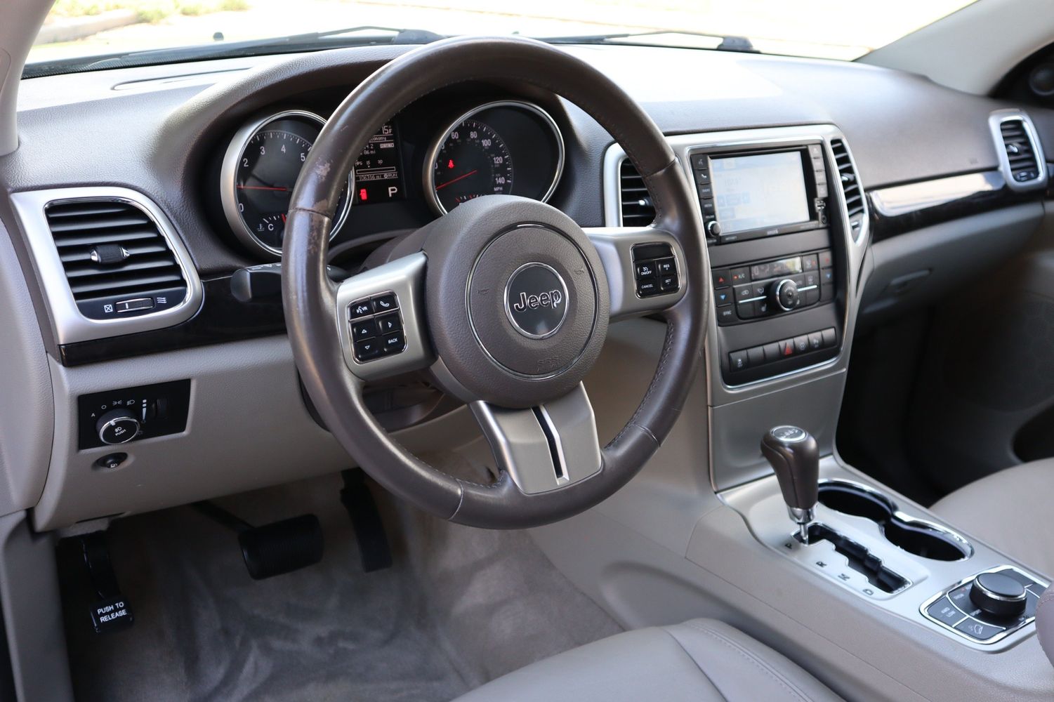 2012 Jeep Grand Cherokee Laredo | Victory Motors of Colorado