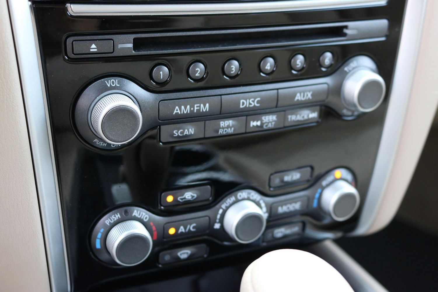 2014 Nissan Pathfinder SV | Victory Motors of Colorado