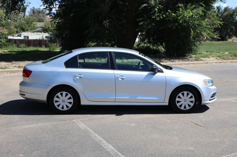 2015 Volkswagen Jetta Photos
