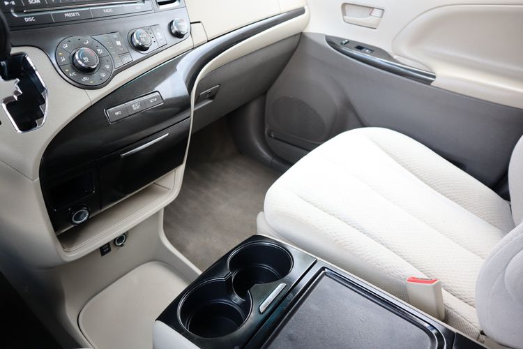 2012 Toyota Sienna LE 8-Passenger | Victory Motors of Colorado
