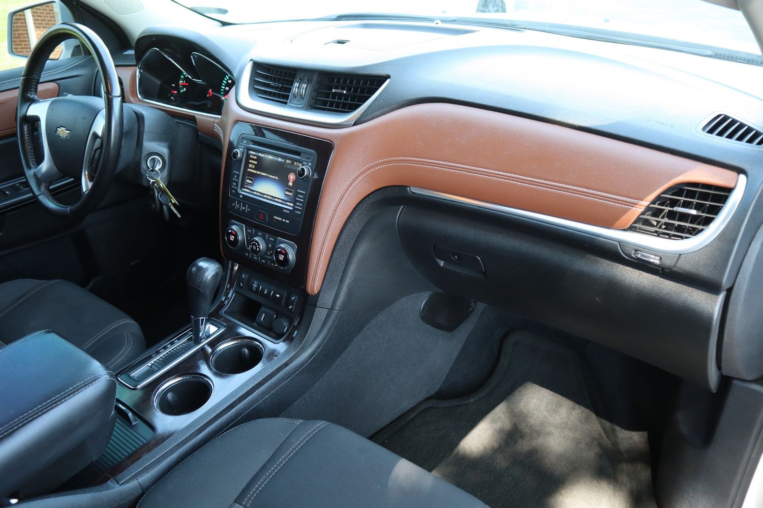 2016 Chevrolet Traverse LT | Victory Motors of Colorado