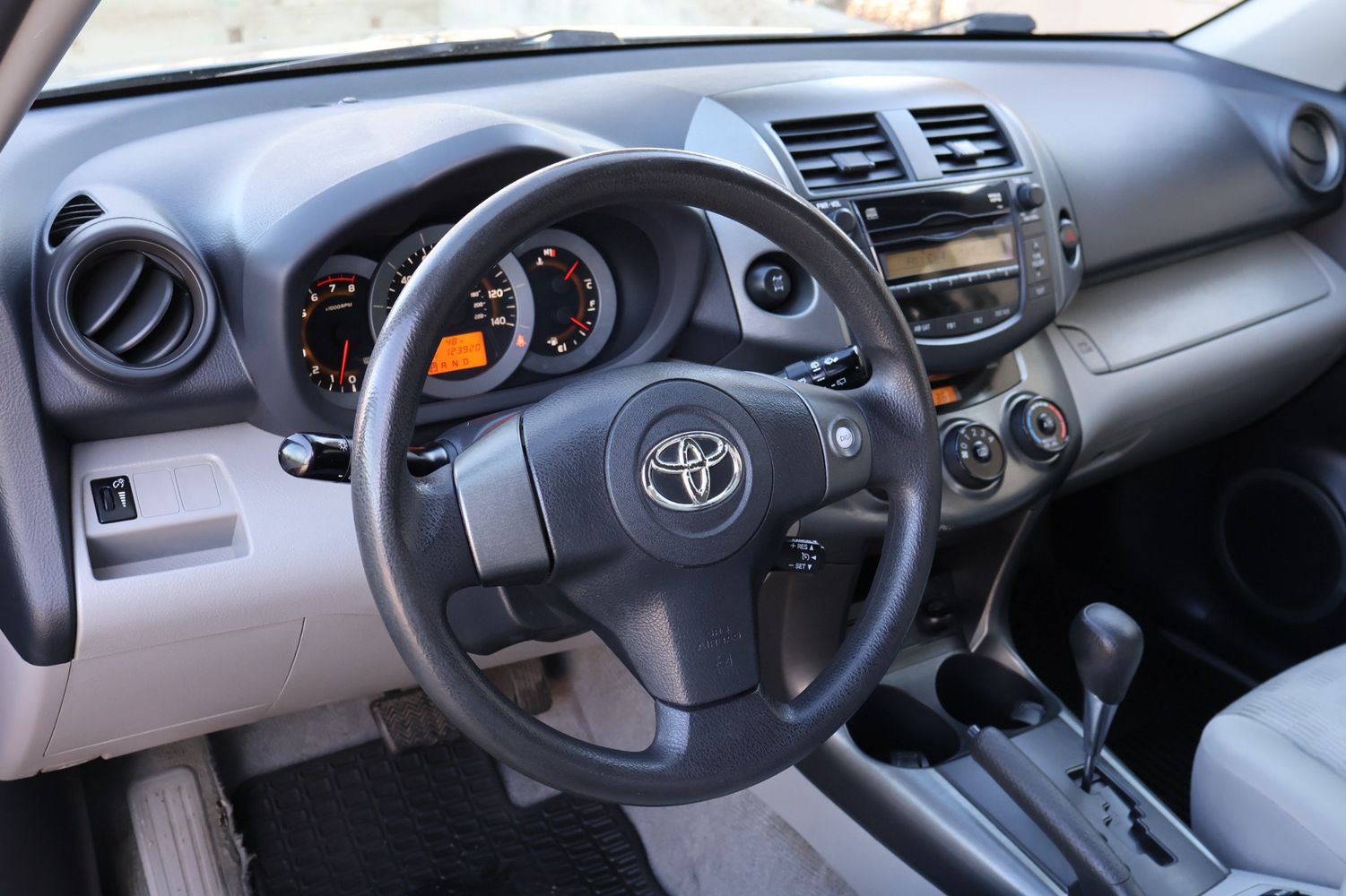 2010 Toyota RAV4 Base | Victory Motors of Colorado