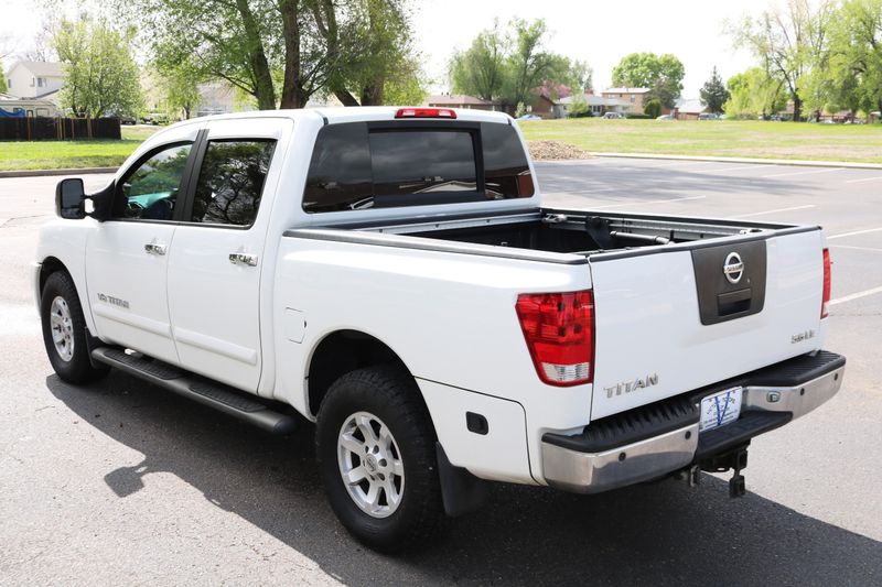 2005 Nissan Titan Photos