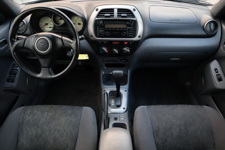 2002 Toyota RAV4 Base | Victory Motors of Colorado