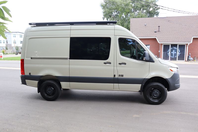 2021 Freightliner Sprinter Photos