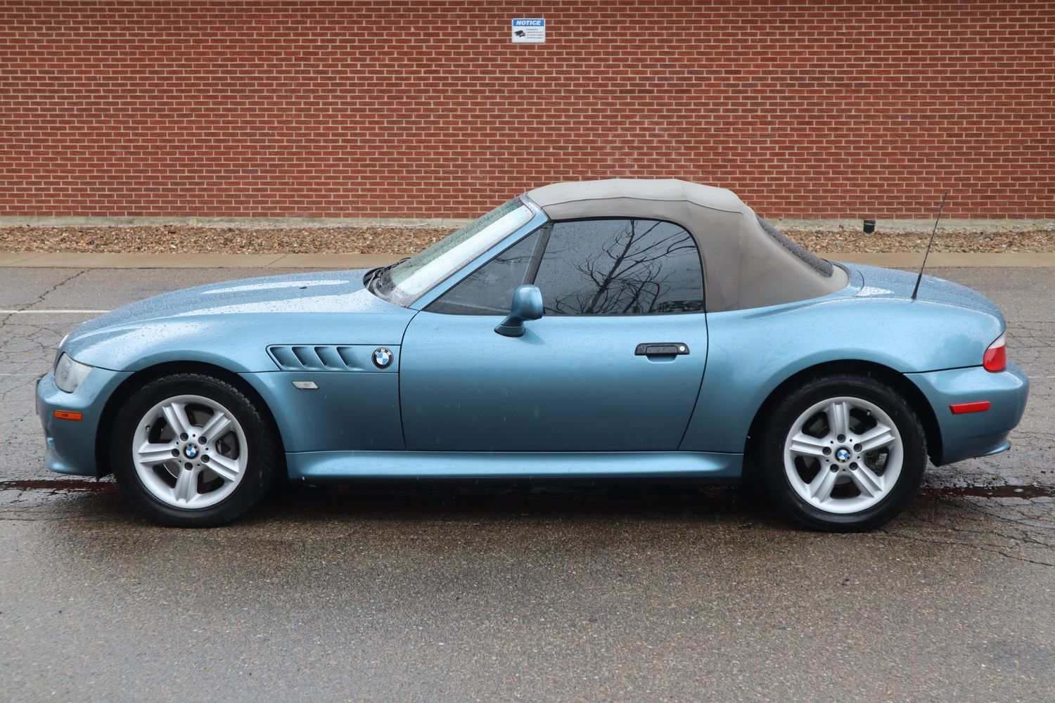2001 BMW Z3 2.5i | Victory Motors of Colorado