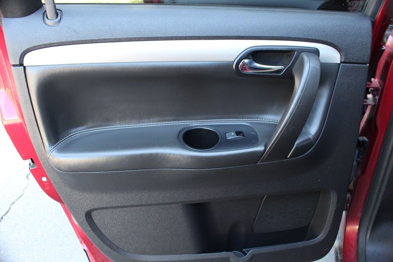 2007 Saturn Outlook Photos