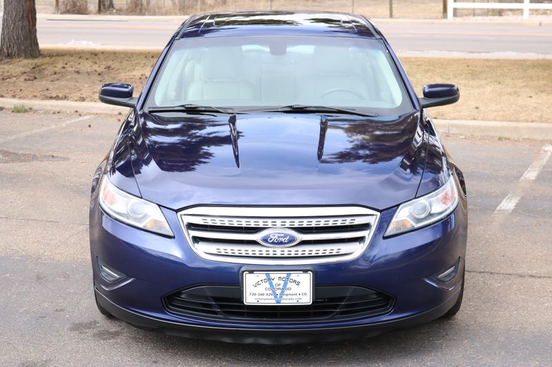 2011 Ford Taurus Photos