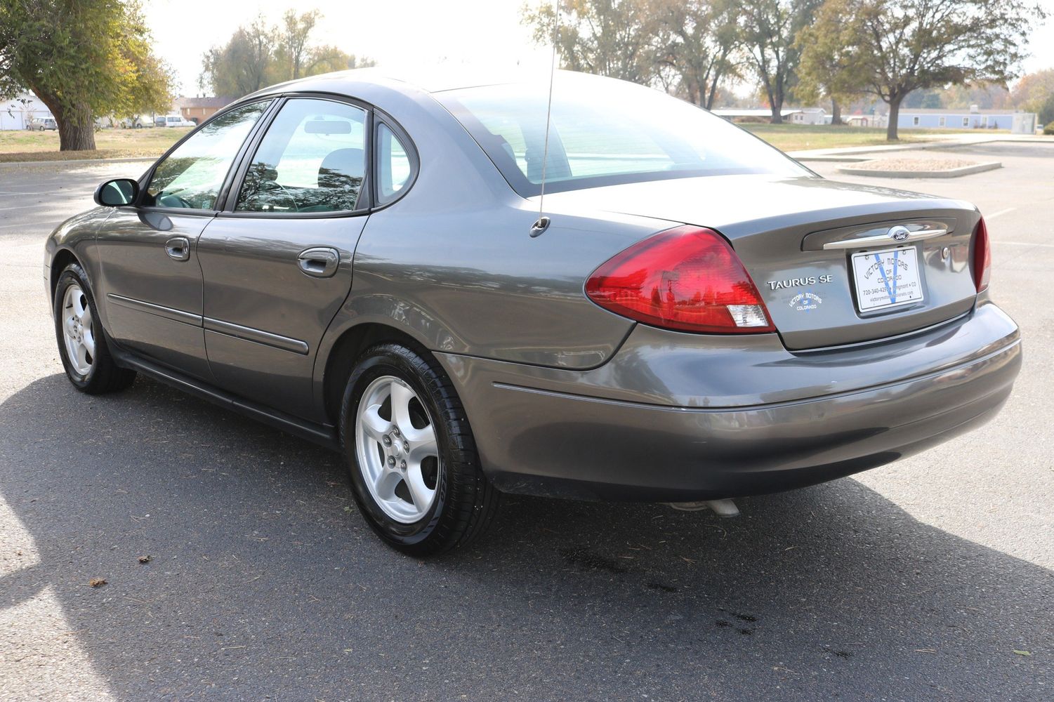 2002 Ford Taurus SE | Victory Motors of Colorado
