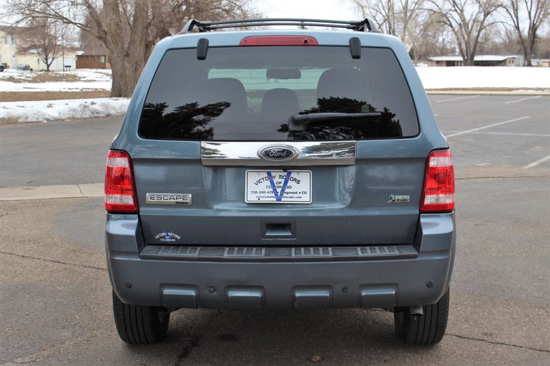 2010 Ford Escape Photos