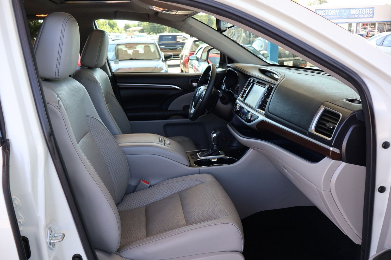 2016 Toyota Highlander Limited | Victory Motors of Colorado