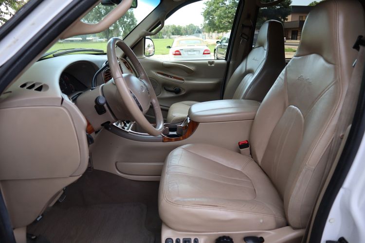 2000 Ford Expedition Eddie Bauer | Victory Motors of Colorado