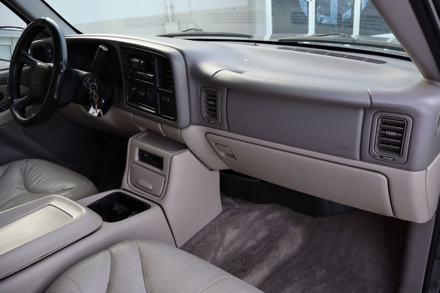 2001 GMC Yukon XL 2500 SLE | Victory Motors of Colorado