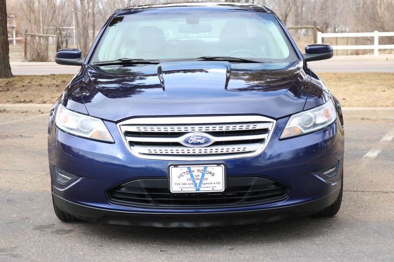 2011 Ford Taurus Photos