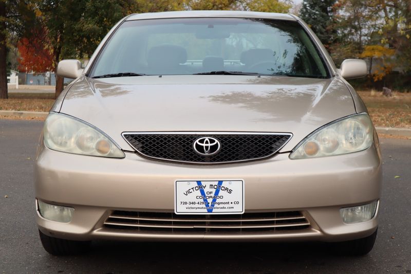 2005 Toyota Camry Photos