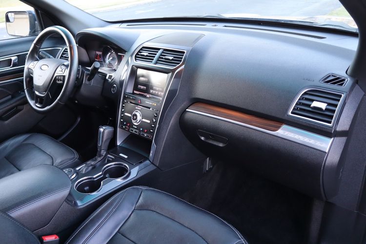 2016 Ford Explorer Limited | Victory Motors of Colorado