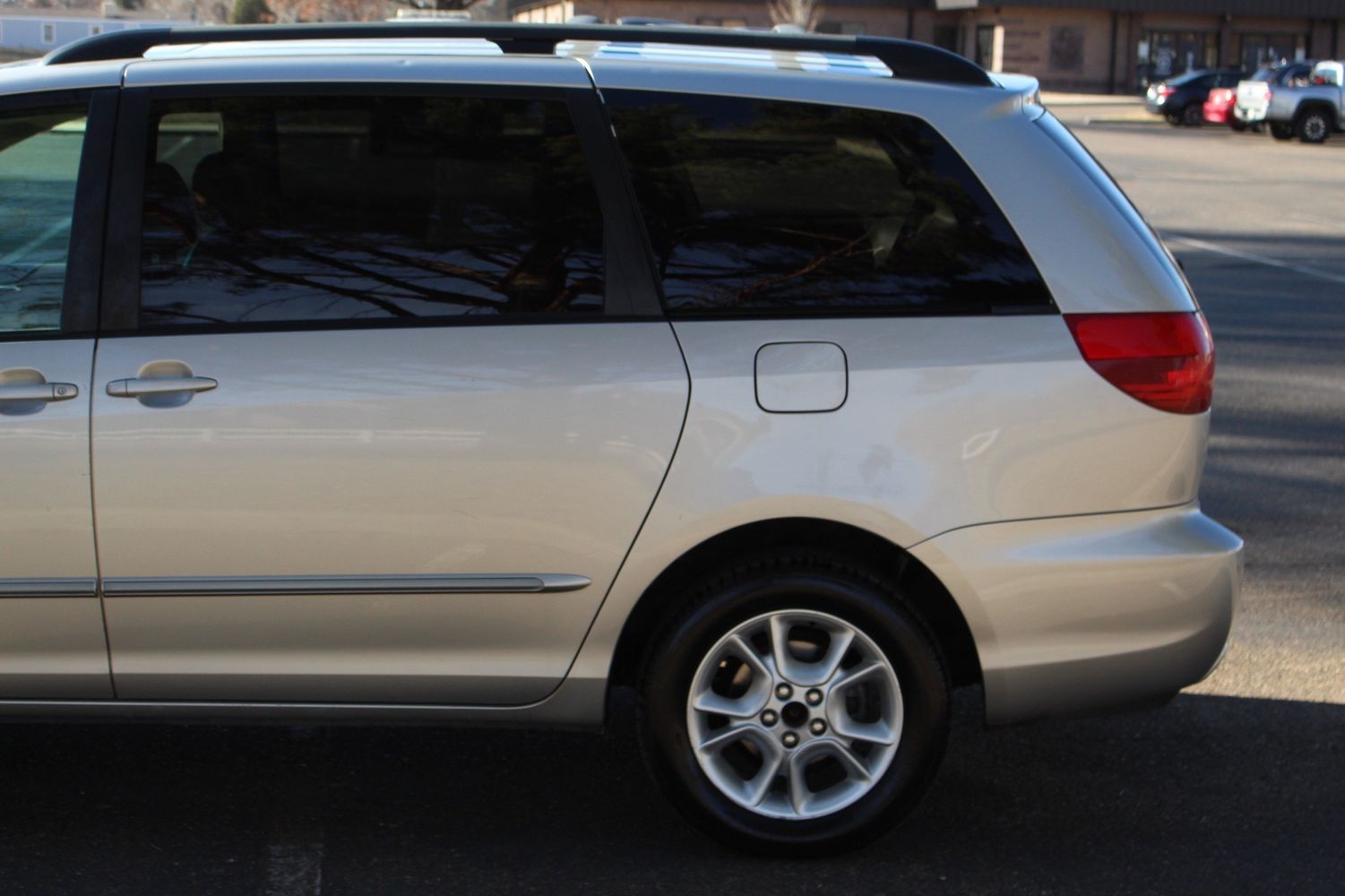 2004 Toyota Sienna XLE Limited 7 Passenger | Victory Motors of Colorado