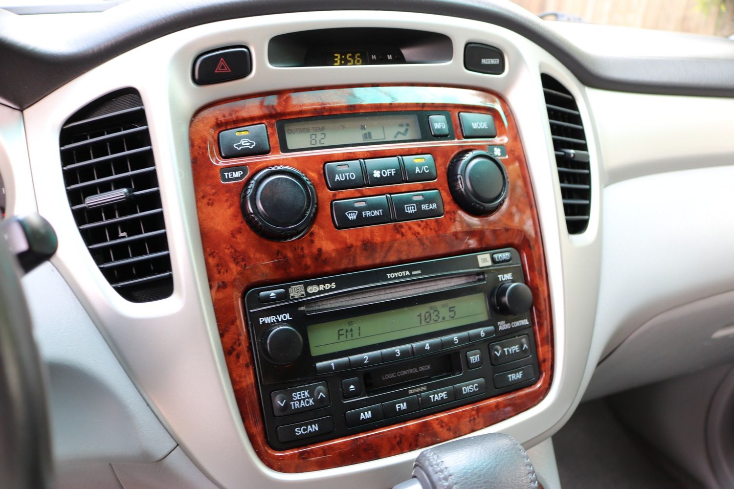 2005 Toyota Highlander Limited | Victory Motors of Colorado