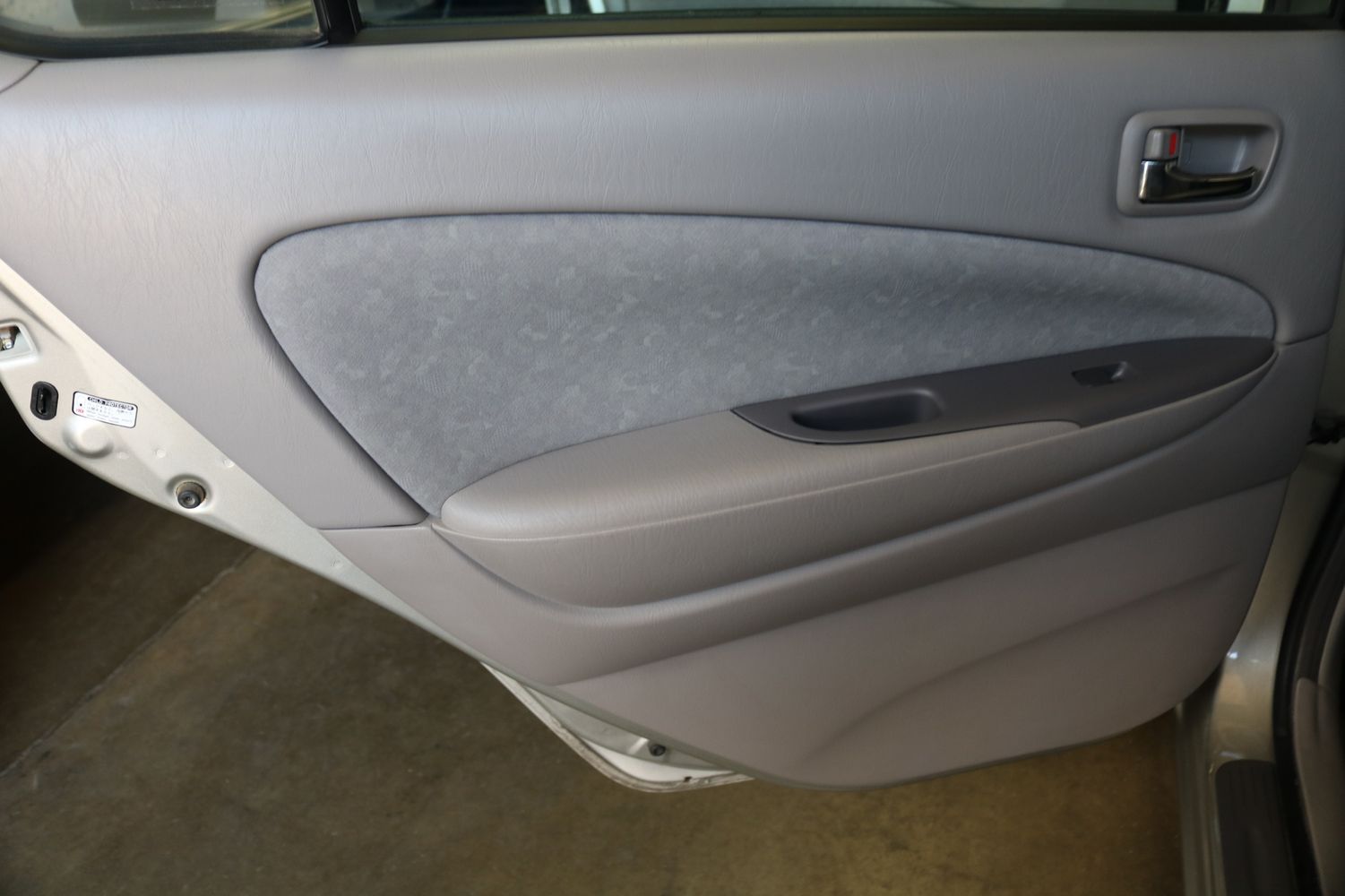 2001 Toyota Prius Base | Victory Motors of Colorado