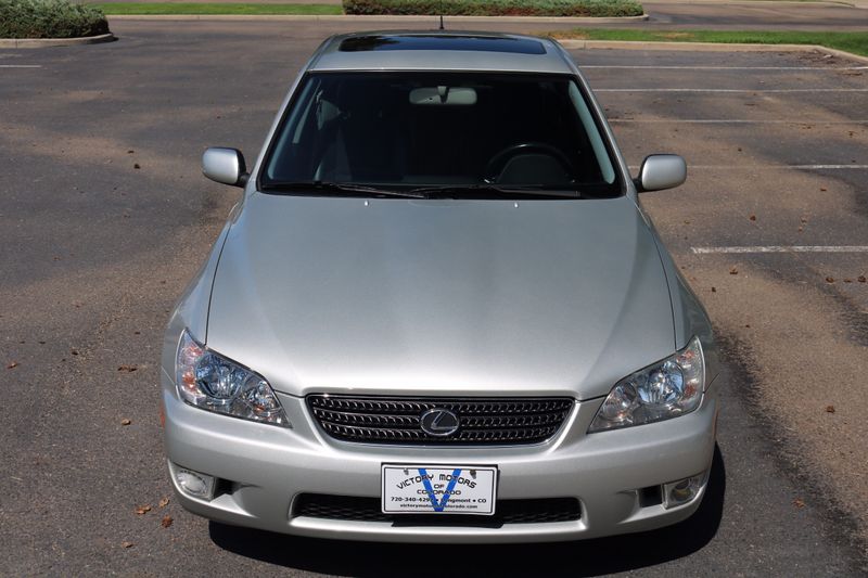 2003 Lexus IS 300 Photos