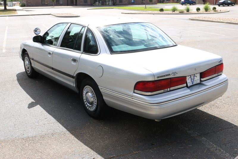 1997 Ford Crown Victoria Photos