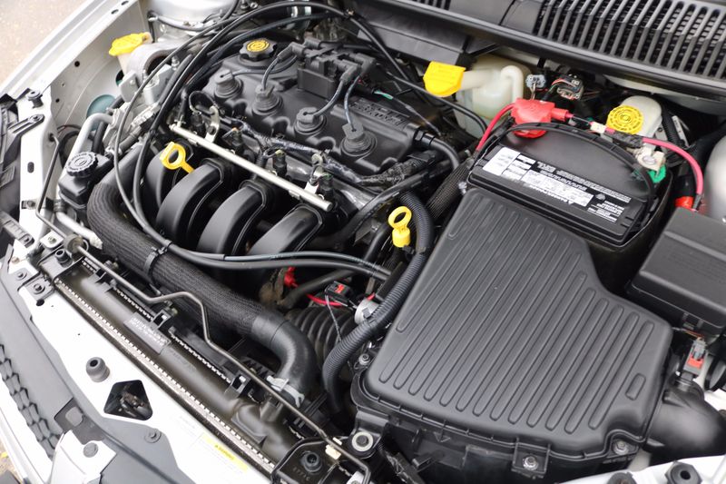 2004 Dodge Neon Photos