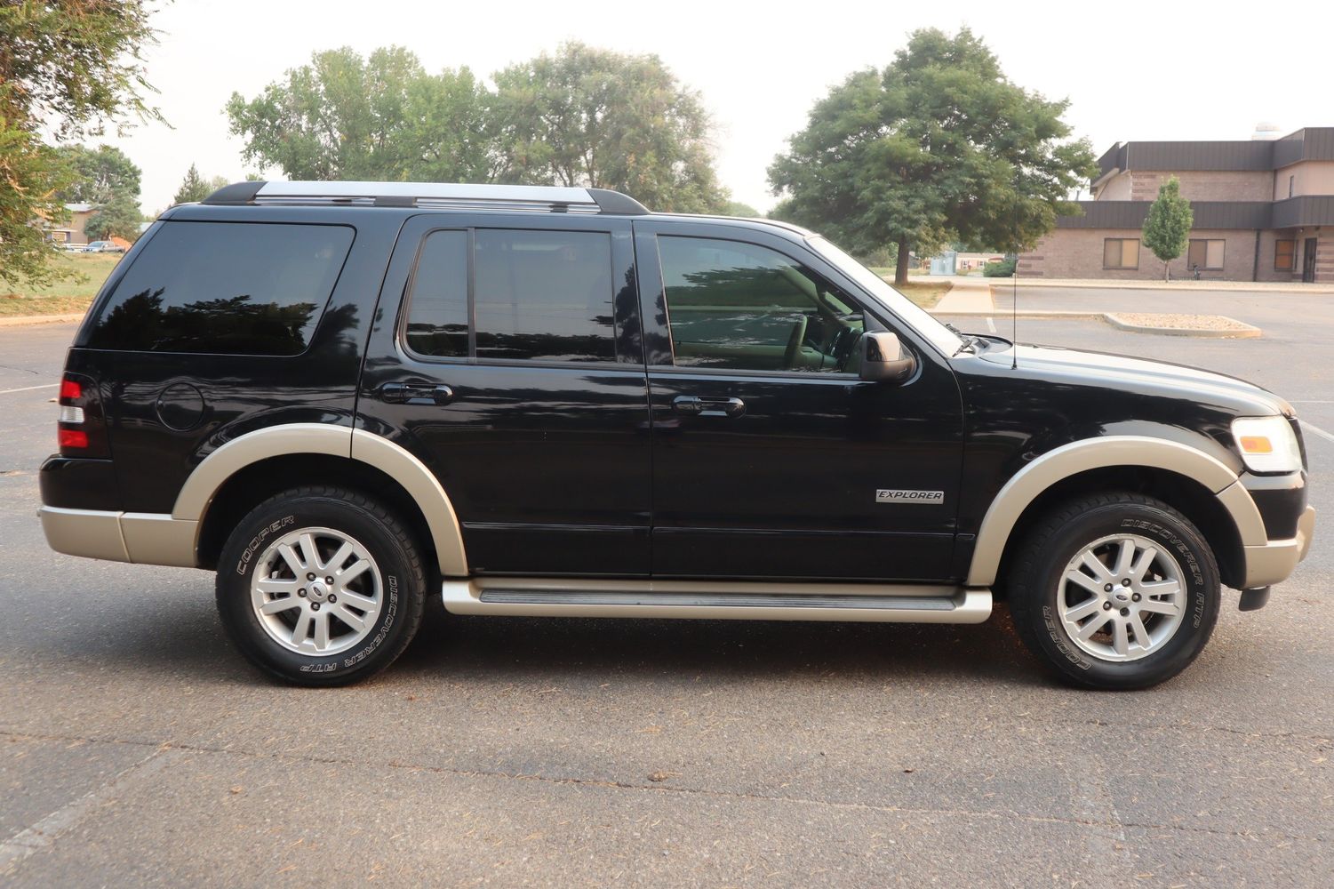 2006 Ford Explorer Eddie Bauer | Victory Motors of Colorado