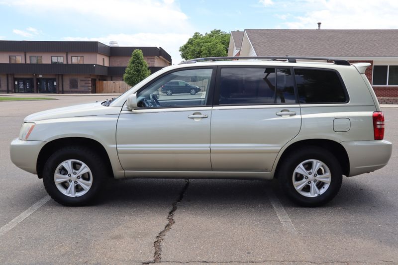 2003 Toyota Highlander Photos