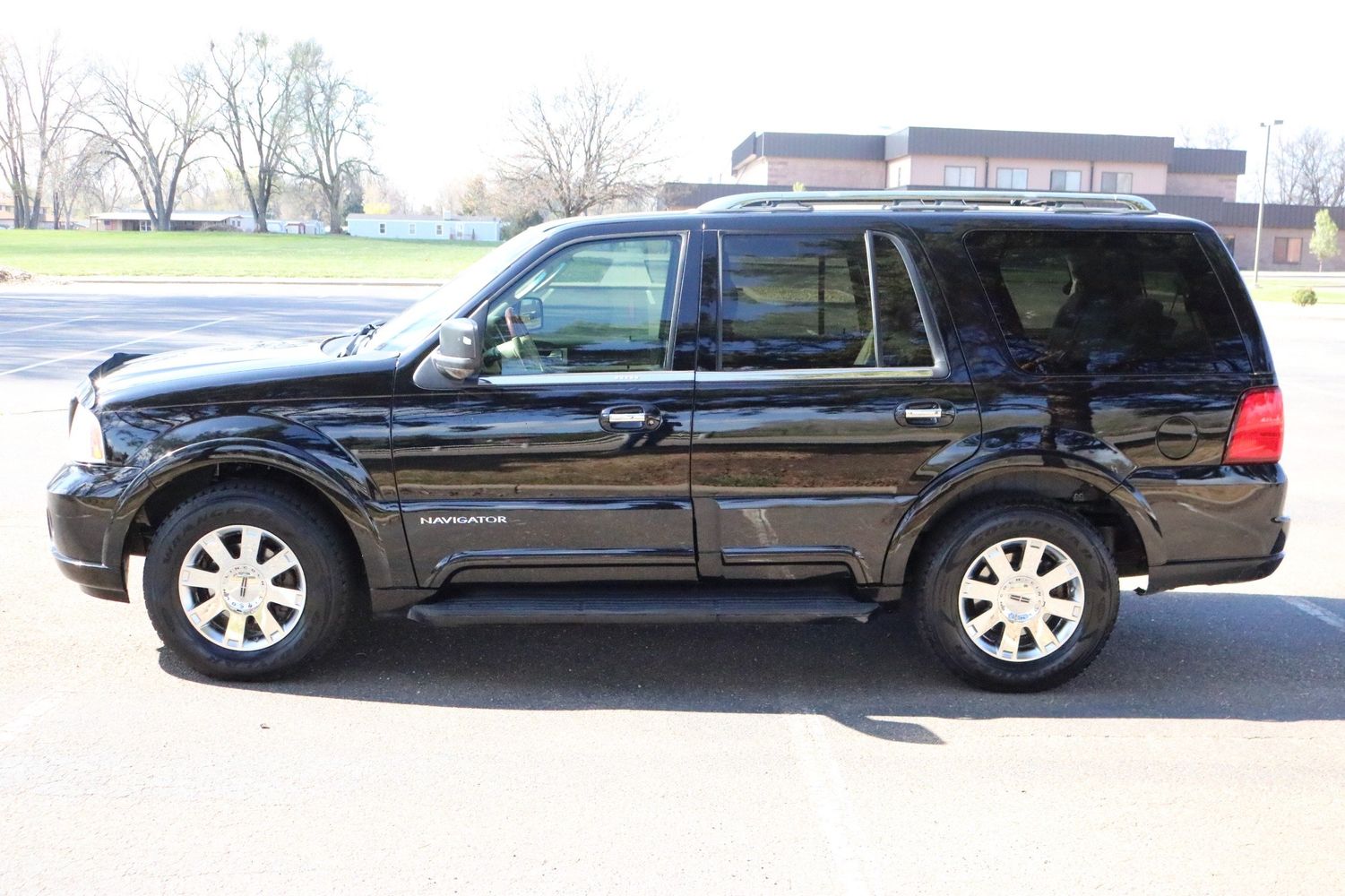 2004 Lincoln Navigator Luxury | Victory Motors of Colorado
