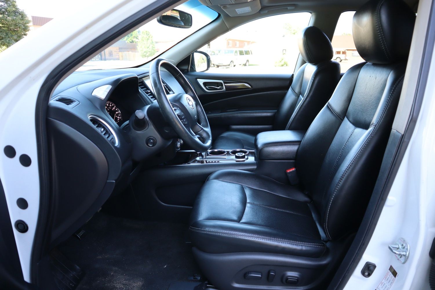 2015 Nissan Pathfinder Platinum | Victory Motors of Colorado