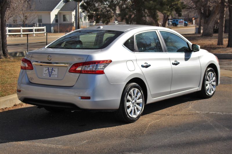 2015 Nissan Sentra Photos