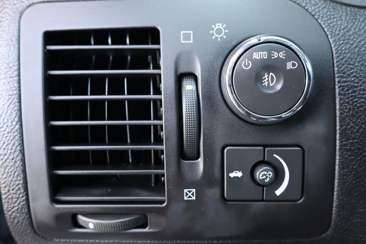 2009 Cadillac DTS Premium Luxury | Victory Motors of Colorado