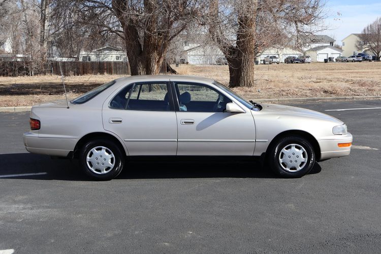 1992 Toyota Camry LE | Victory Motors of Colorado