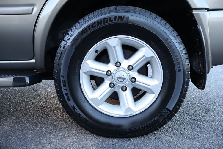 2003 Nissan Pathfinder SE | Victory Motors of Colorado