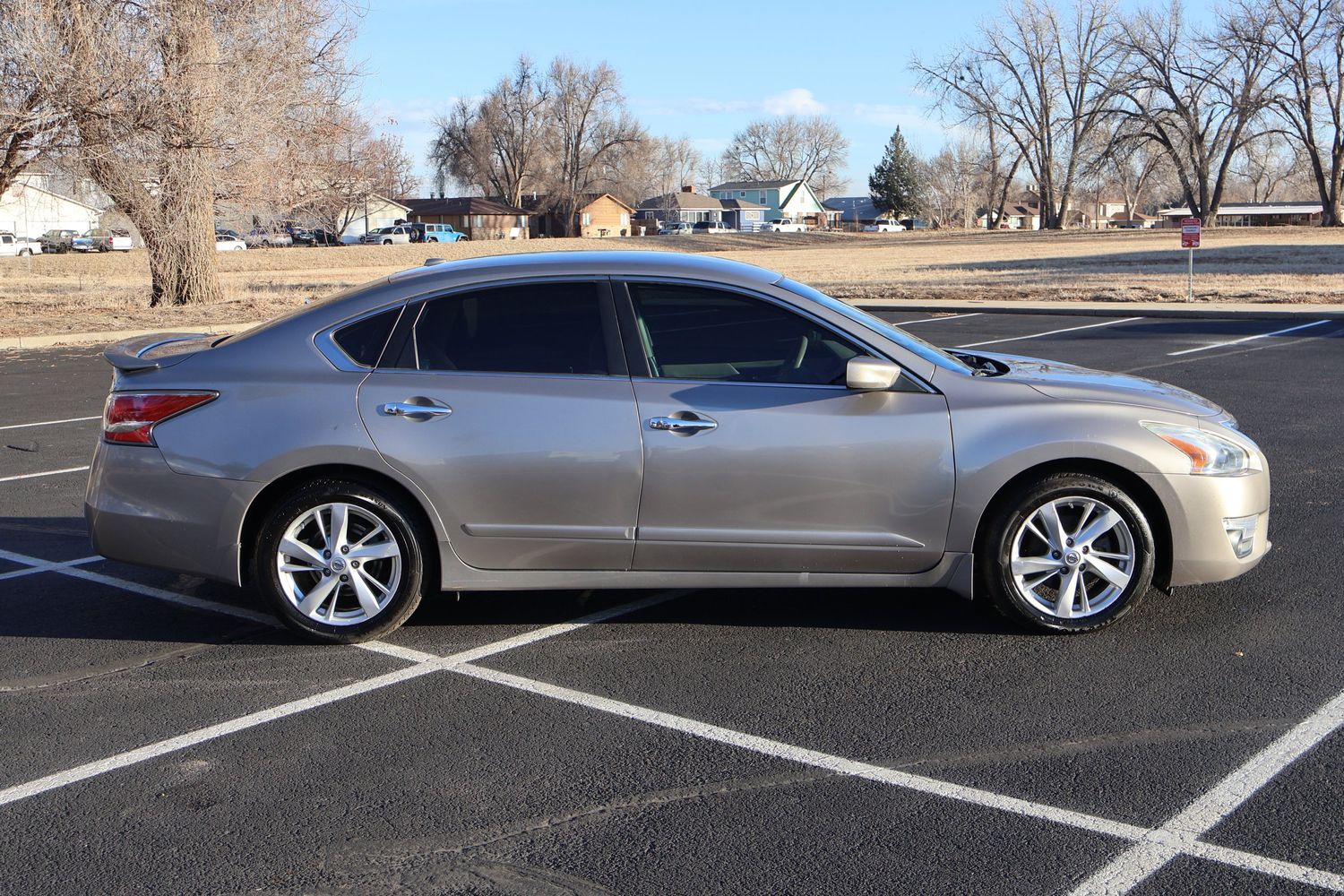 2015 Nissan Altima 2.5 SV | Victory Motors of Colorado