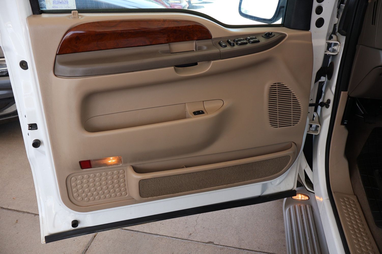 2002 Ford Excursion Limited | Victory Motors of Colorado