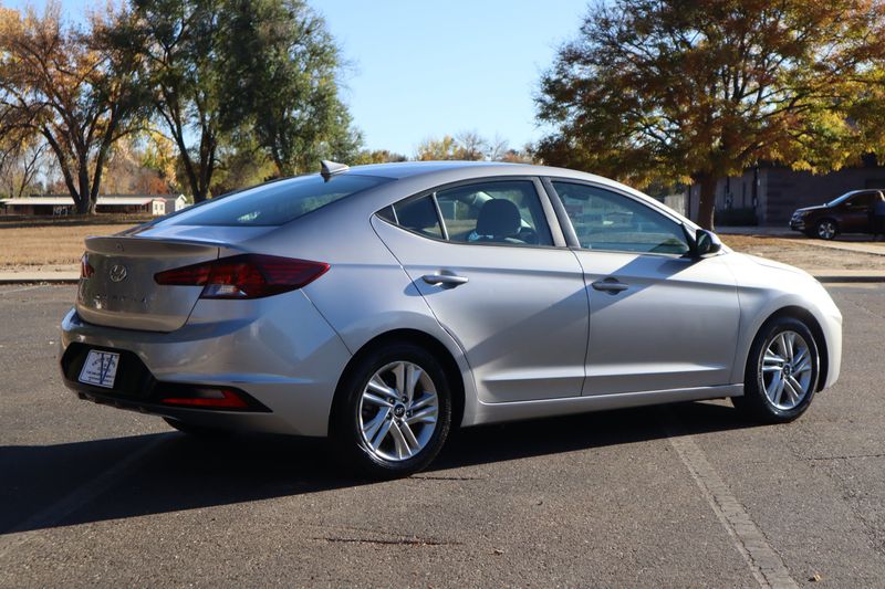 2020 Hyundai ELANTRA Photos