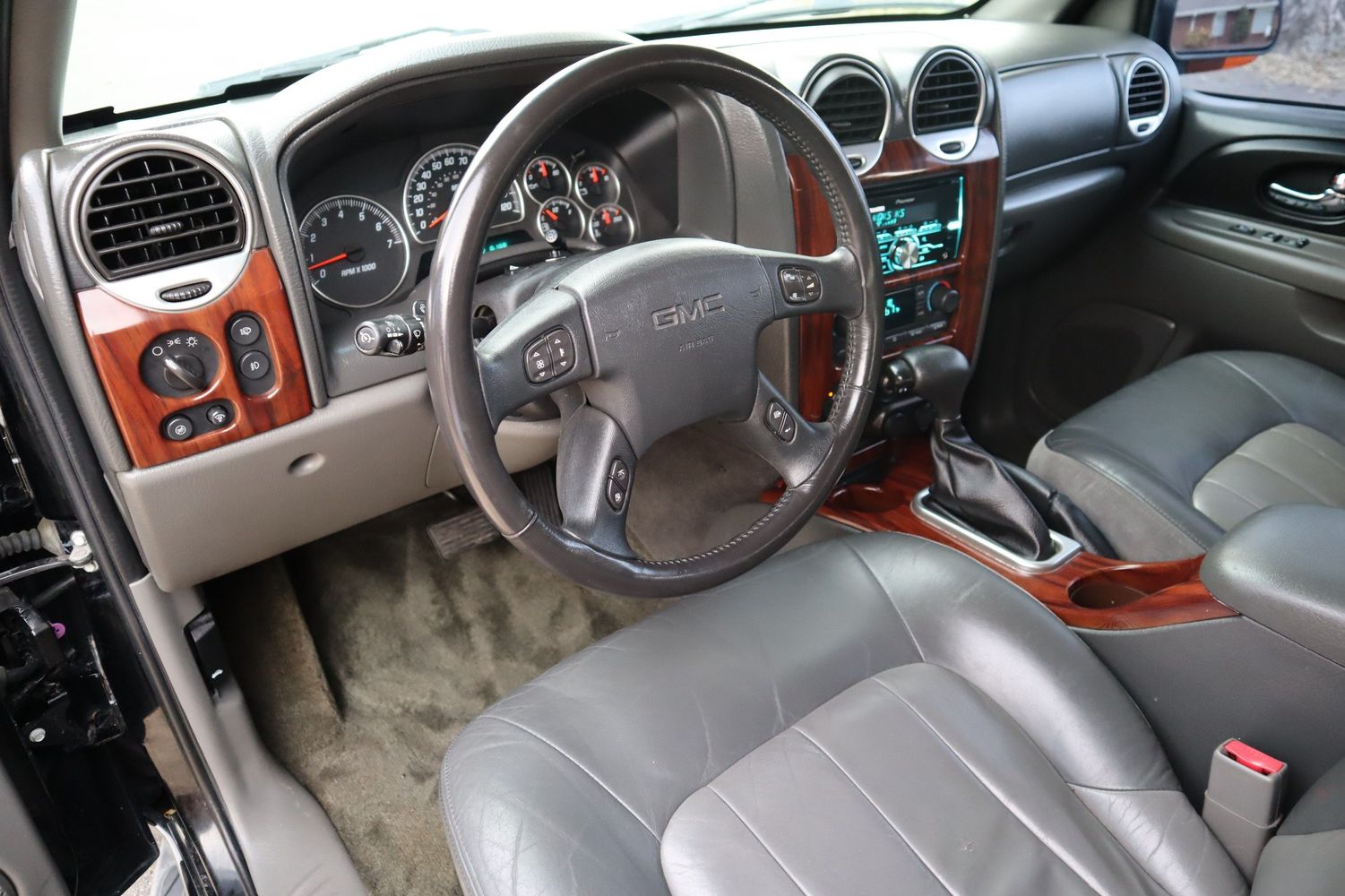 2002 Gmc Envoy Slt Interior